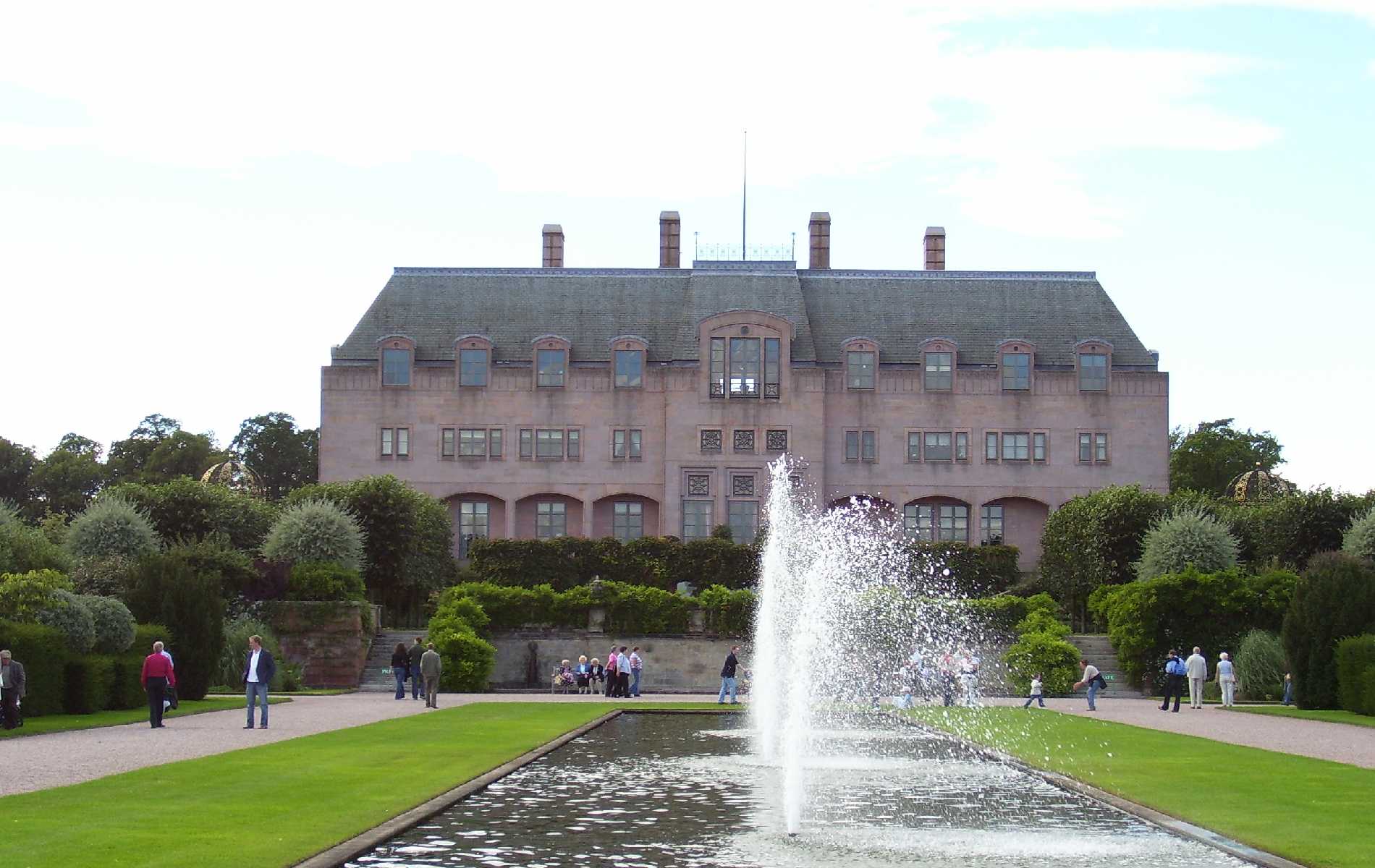 Halls and Castles in Cheshire - Britain's Castles